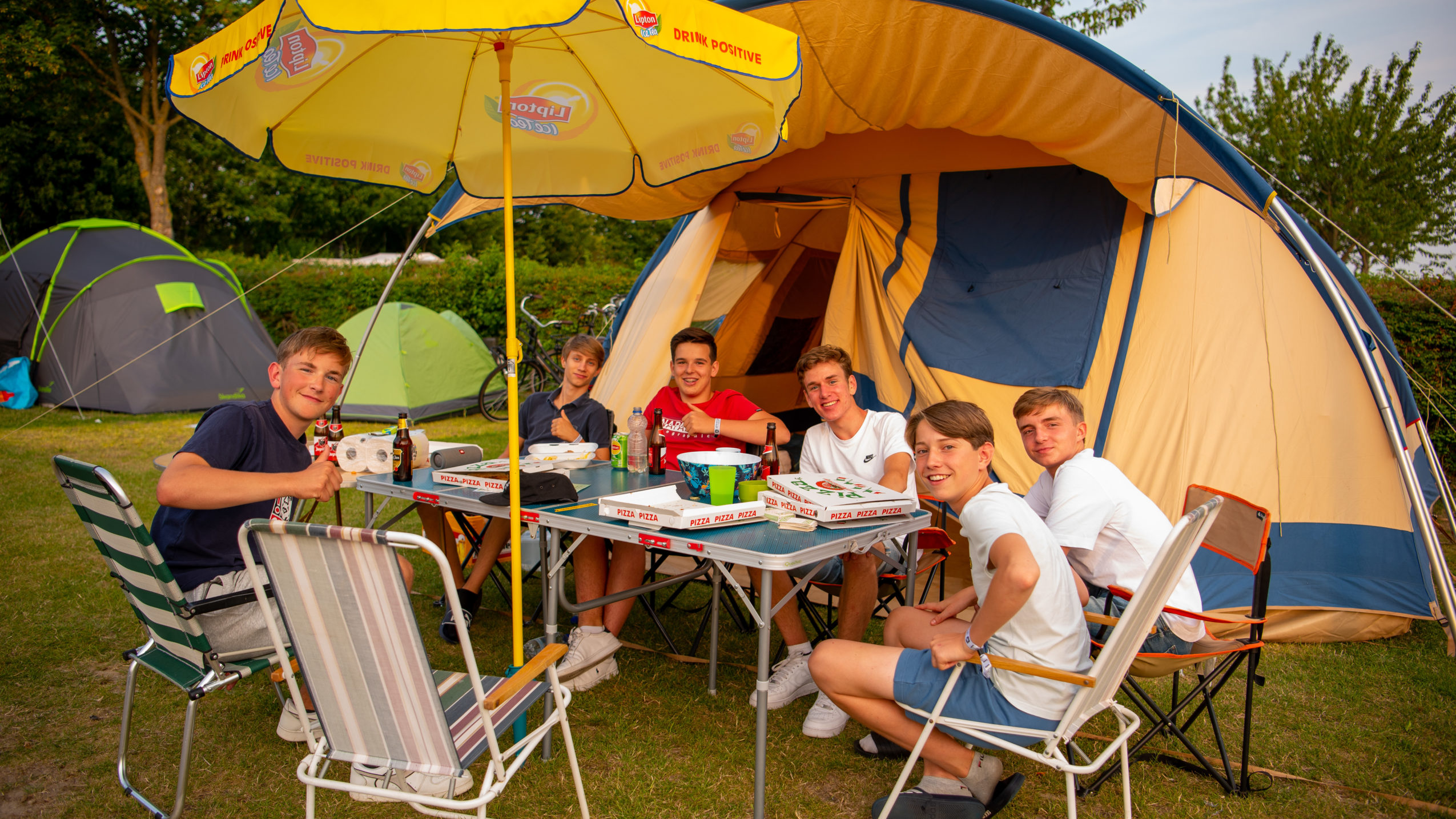 Eigen kleine tent